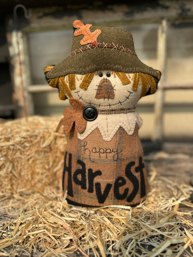 #2401 Happy Harvest Scarecrow Kit with Pattern – Wooden Spool Designs