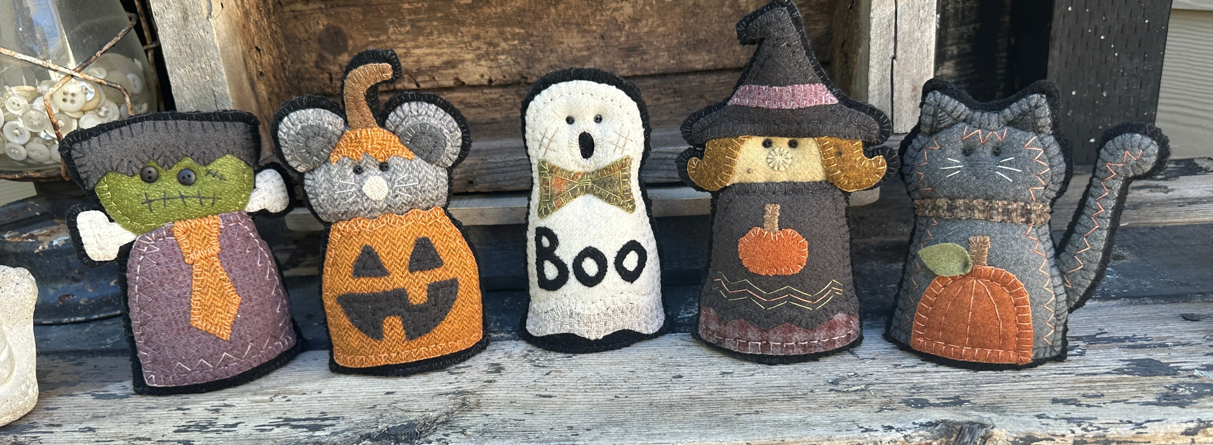 #2506 Halloween Shelf Buddies Pattern – Wooden Spool Designs
